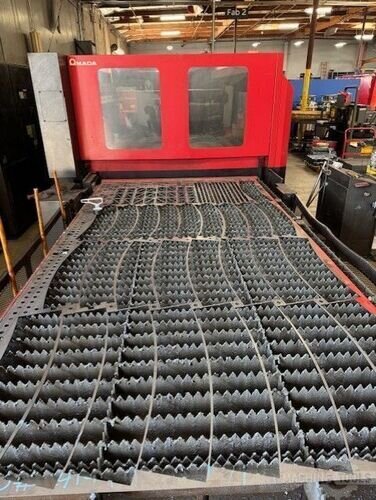 AMADA 4 KW CO2 LASER AMADA SERVICED UNIT GREAT CONDITION Cortadoras ...