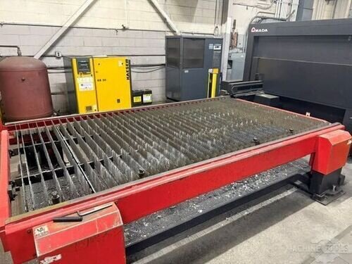 AMADA ENSIS 3015 AJ FIBER レーザーカッター 682763 - MachineTools.com